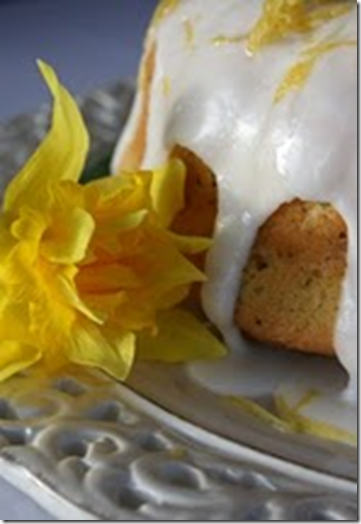 På kjøkkenbenken: Sitronkake med valmuefrø!